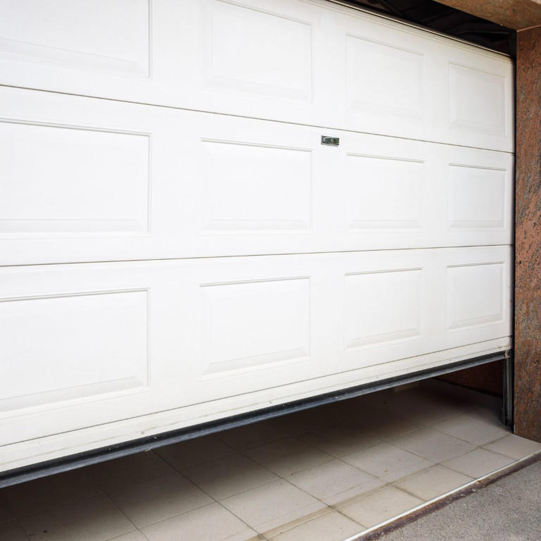 Garage door maintenance tips every homeowner should know