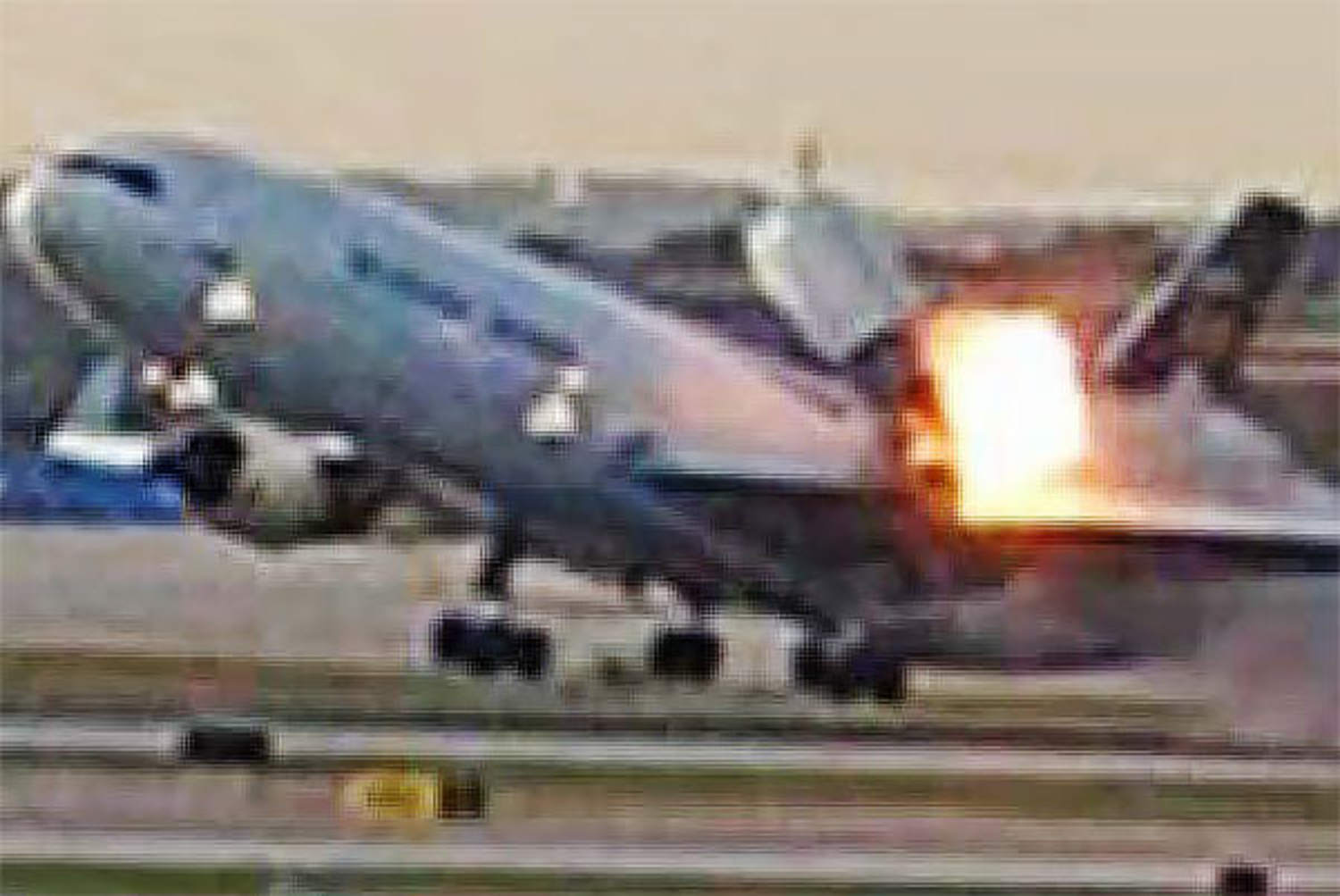New photos show engine falling off UPS cargo plane before Louisville crash