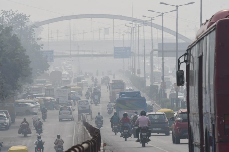 Delhi’s air quality hovers close to ‘severe’ mark; 18 stations log ...