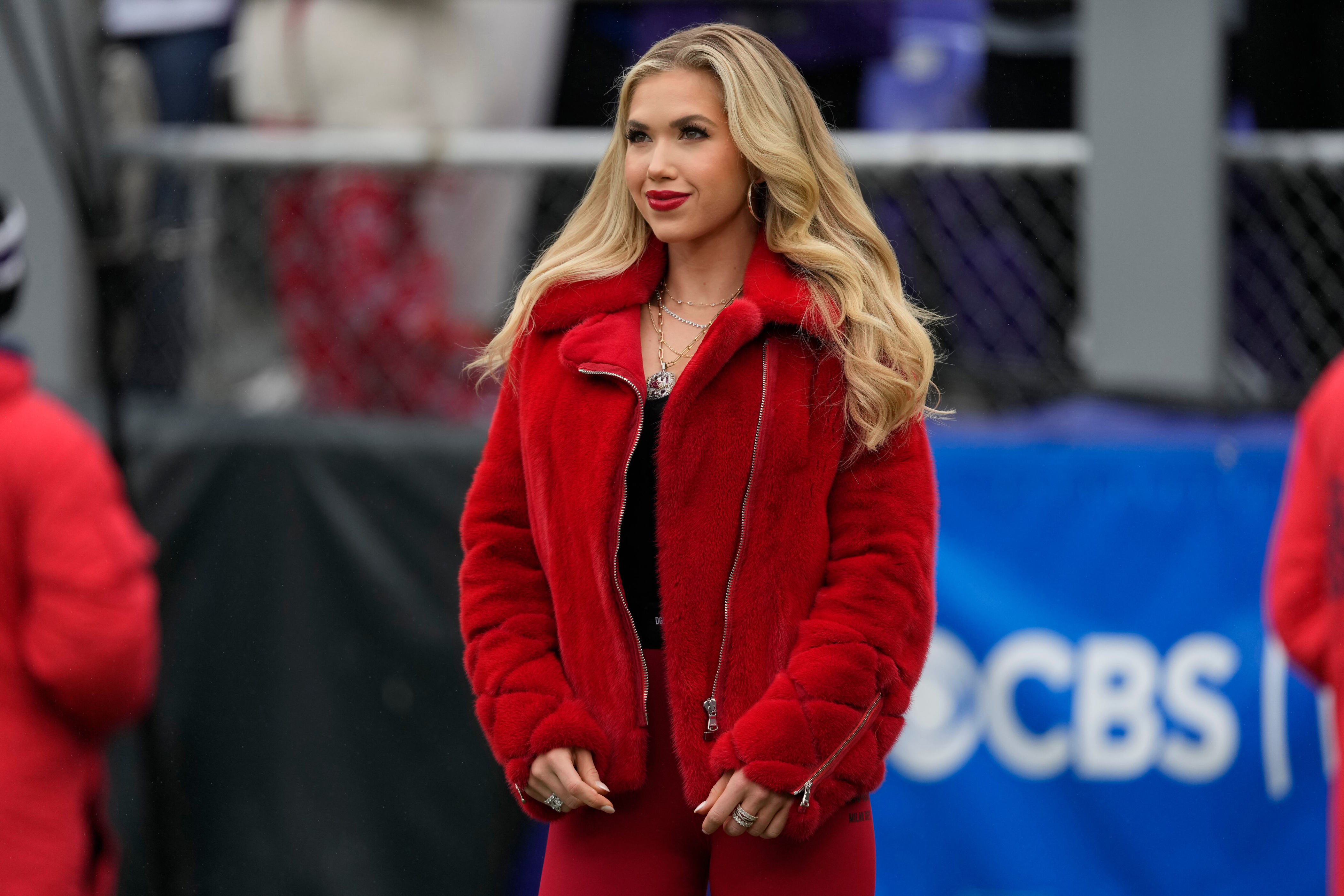Chiefs heiress Gracie Hunt announces engagement