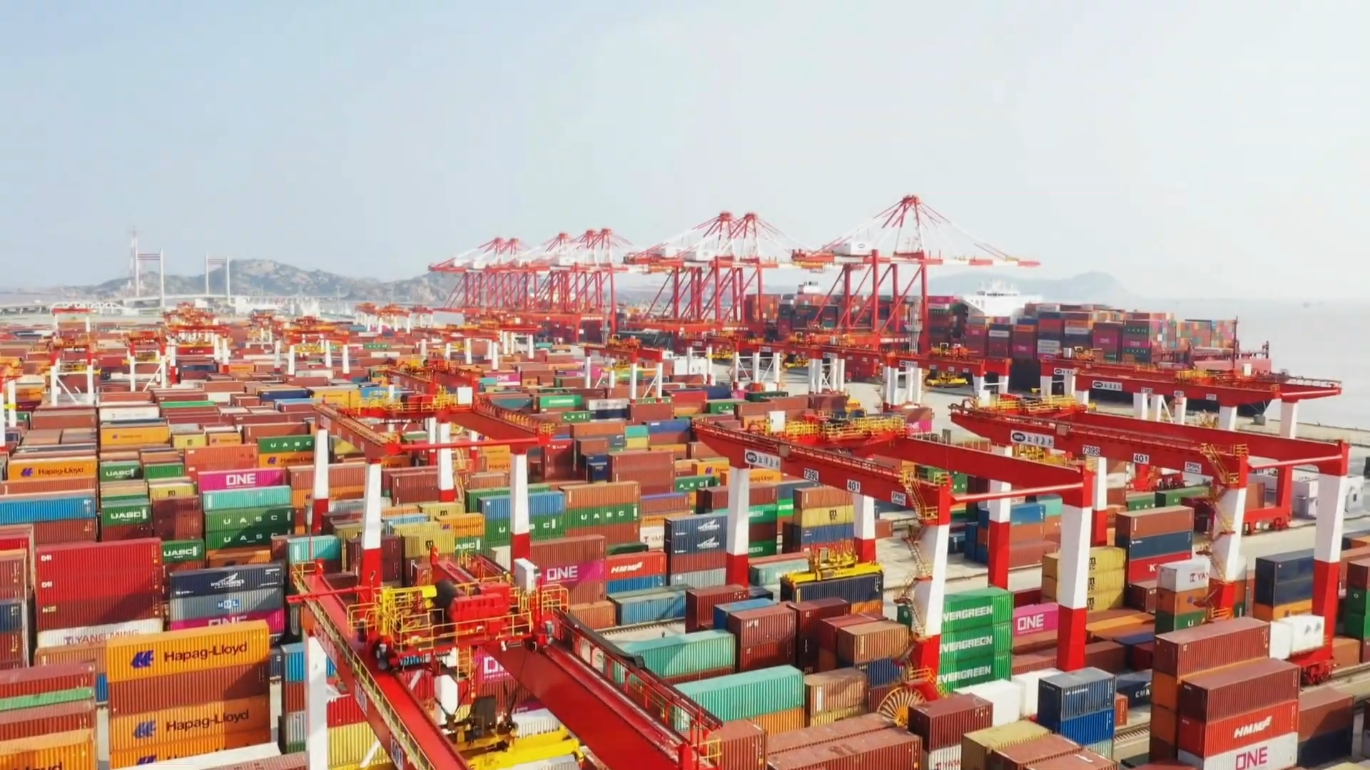 How autonomous container ports work