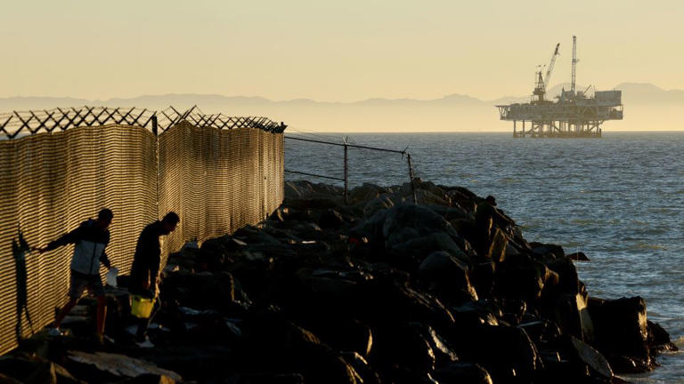 Trump opens parts of Florida, California waters up to offshore oil ...