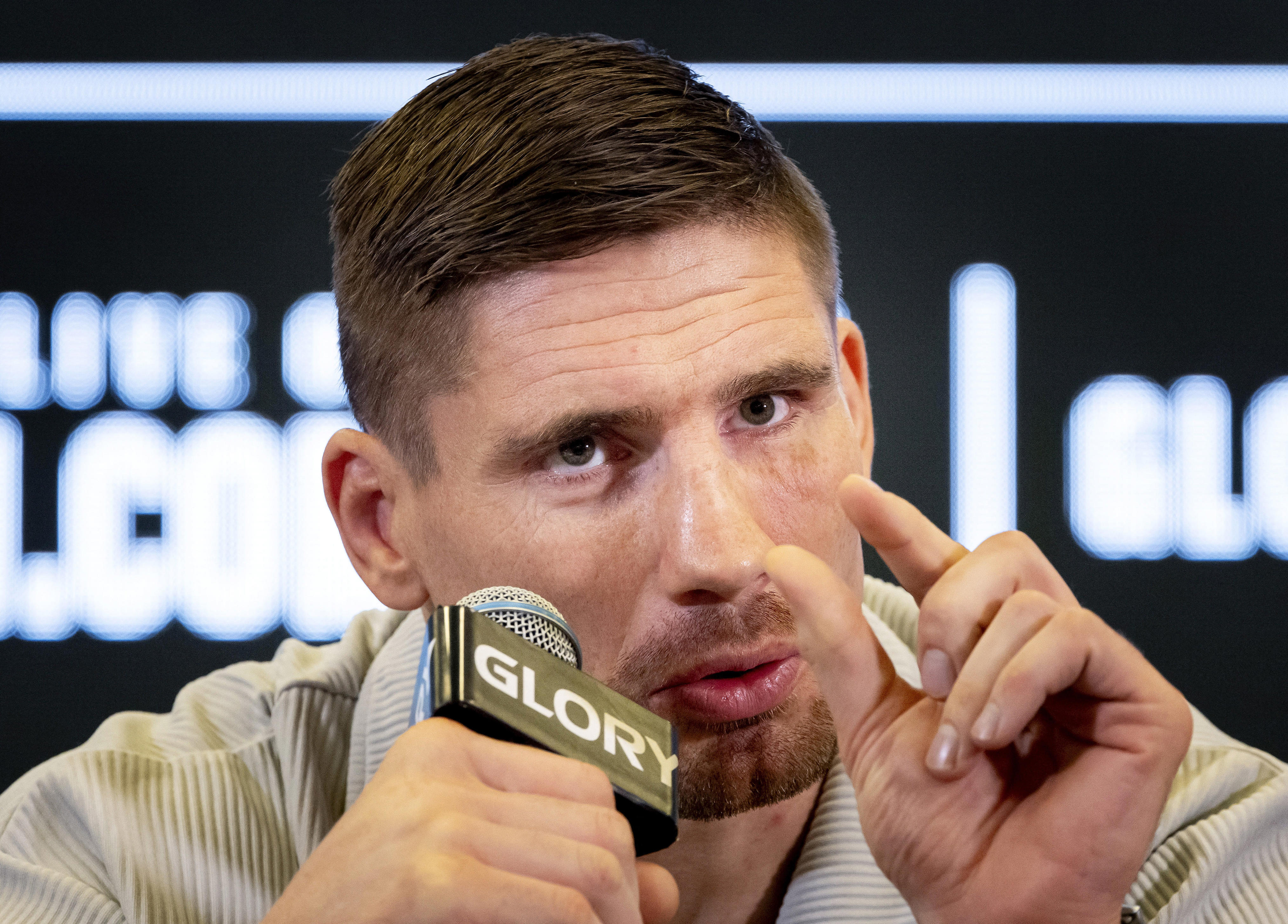 Kickboxing legend Rico Verhoeven suddenly vacates GLORY title