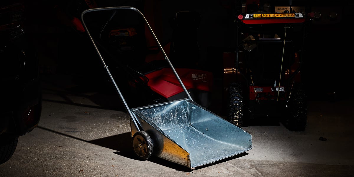 The Yooper Scooper Is the Best Way to Move Several Feet of Snow With ...