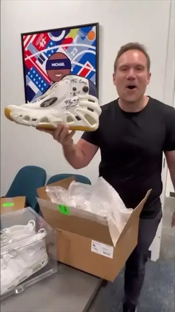 I bought Shaquille O'Neal's Olympic game shoe