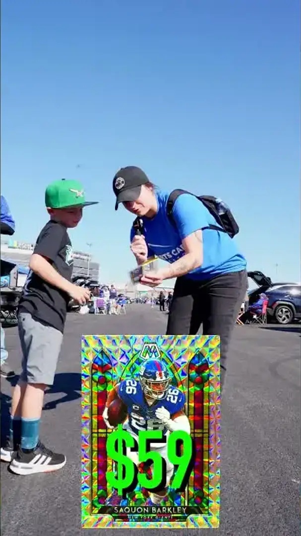 NFL tailgate: Giants vs Eagles fans opening packs!
