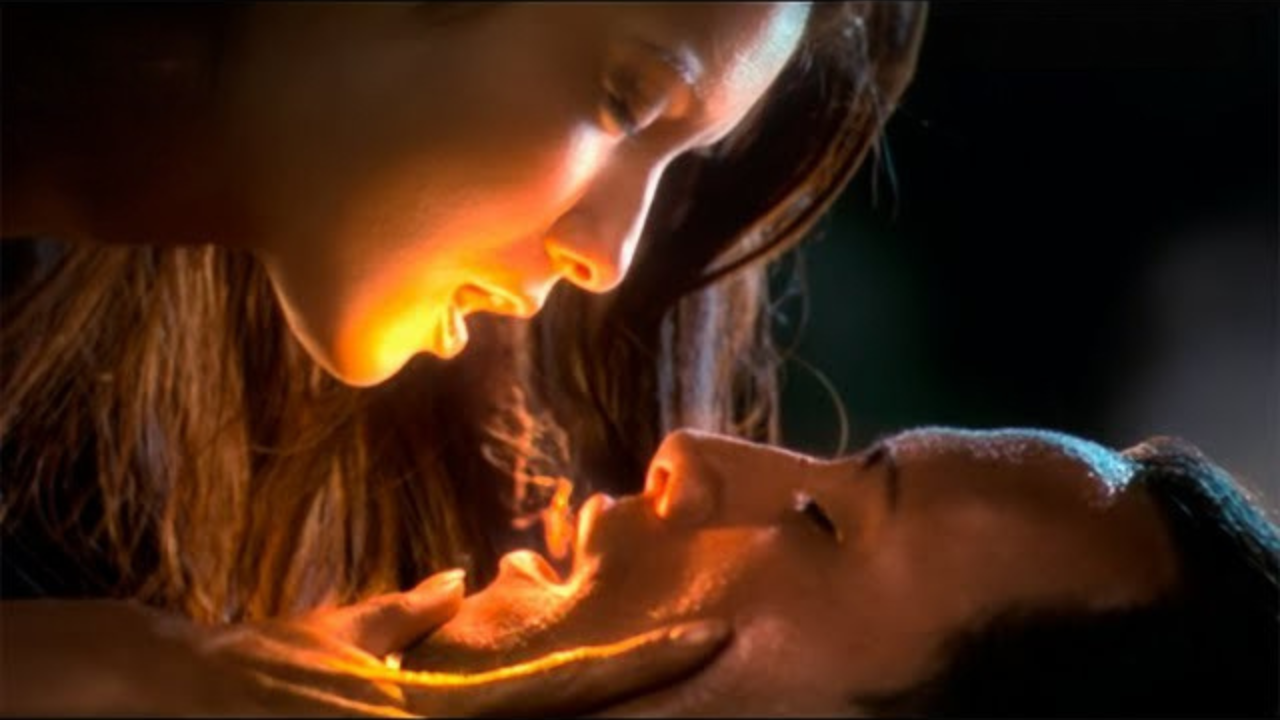 The Sorceress Saves Mathayus (The Rock) - The Scorpion King