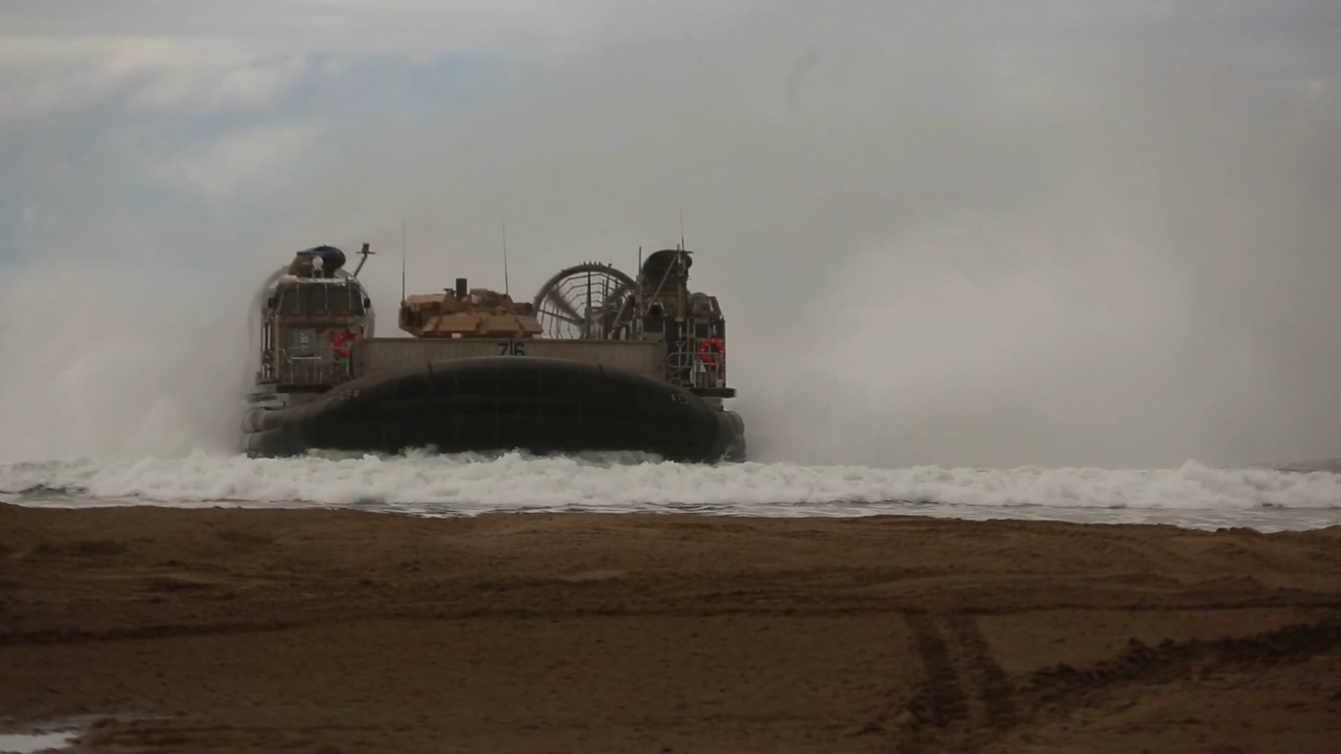 How The US Navy Moves Tanks From Ship To Shore