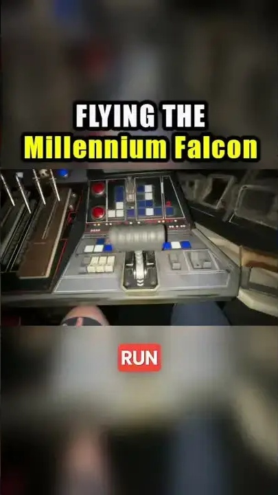 Flying the Millennium Falcon - Smuggler's Run!
