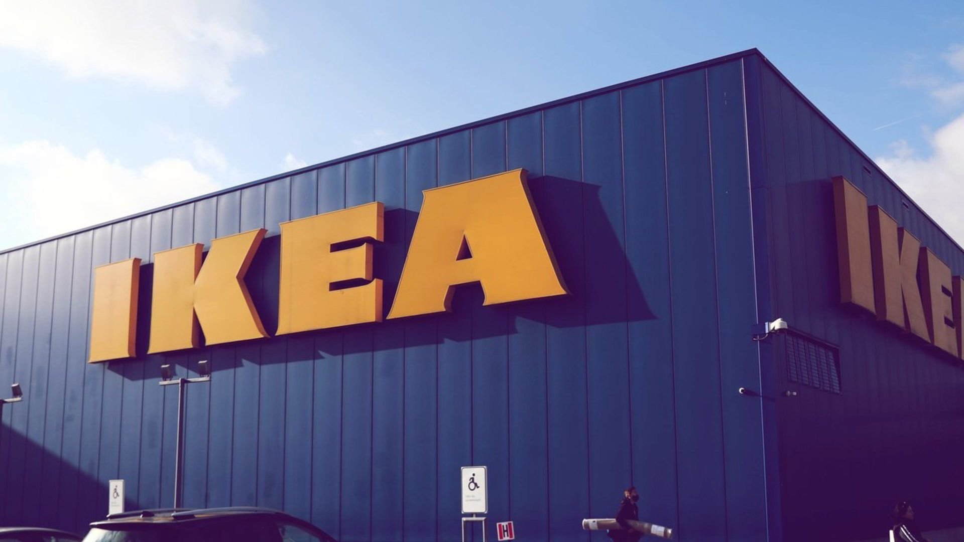 Dieses Ikea-Wandregal für 20 Euro könnte locker vom Designer sein