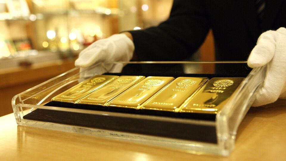 Gold price today: Comex gold rates drop to $4,062/oz. Is yellow metal ...
