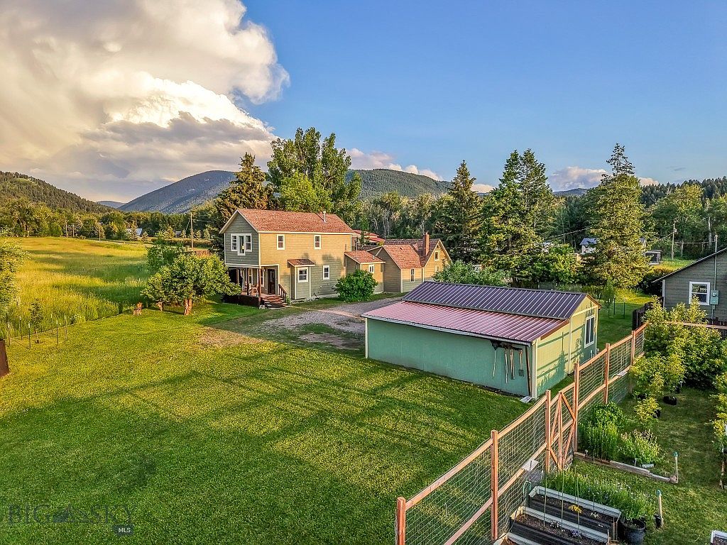 Historic 1900 Farmhouse in Bozeman, Montana With Custom Woodwork ...