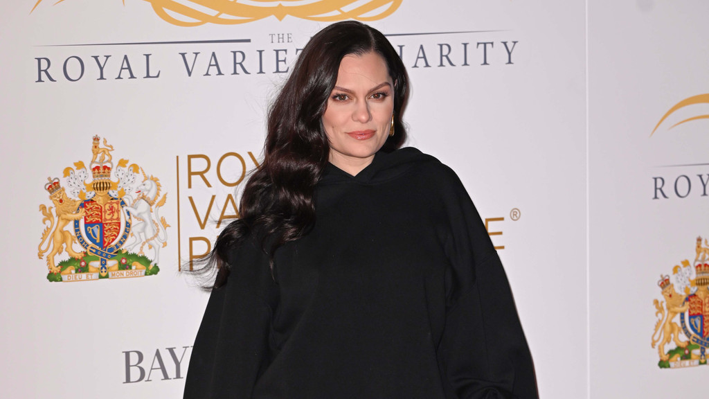 Jessie J explains poignant meaning behind Royal Variety Performance ...