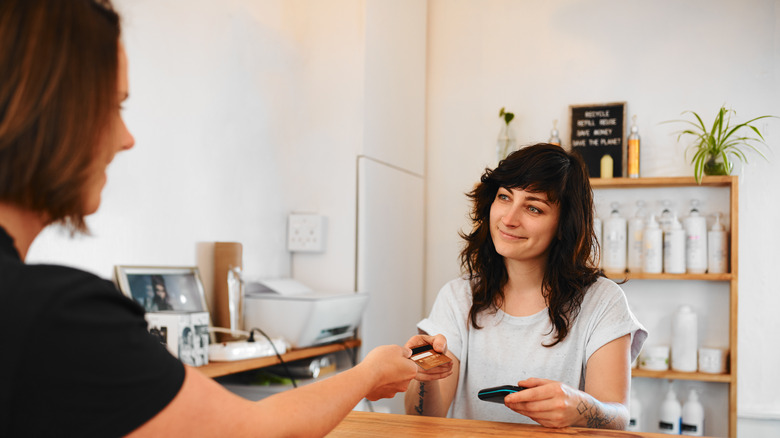5 Things You Need To Know About Getting Your Hair Done At A Beauty School