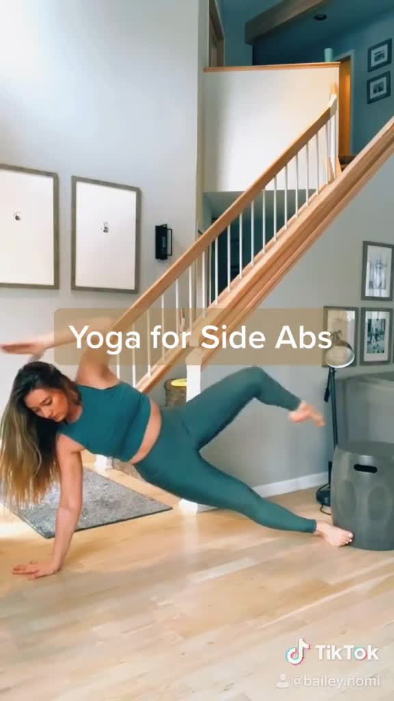 3 Easy Yoga Moves to Target Your Side Abs at Home