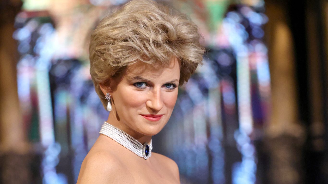 Lady Diana entre au musée Grévin dans une tenue des plus symboliques