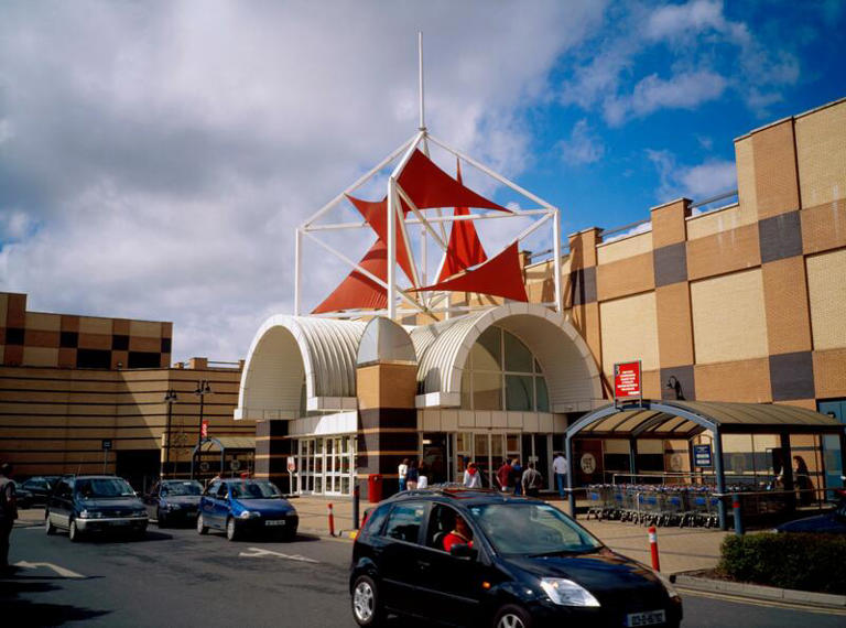 Planning green light for paid parking at Blanchardstown shopping centre ...