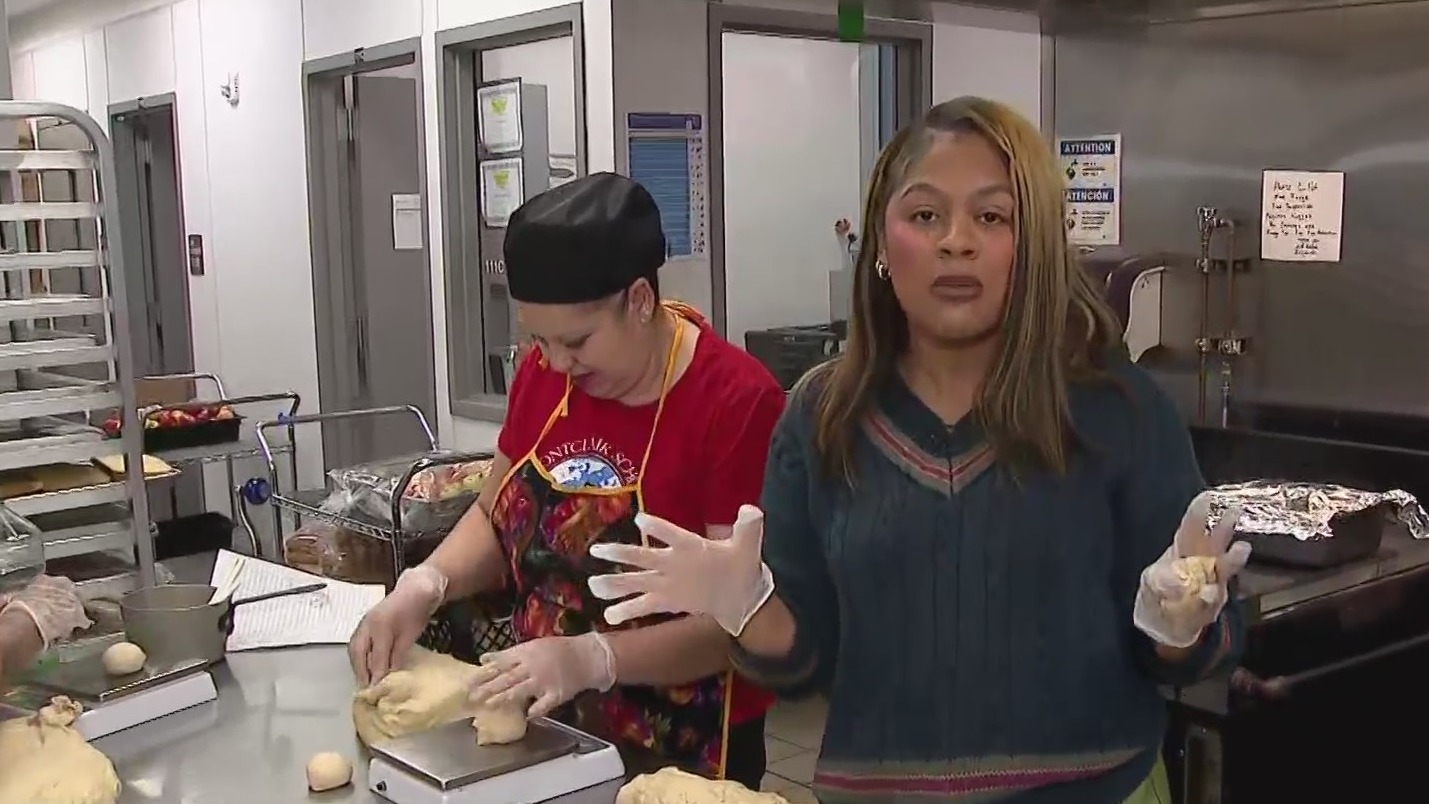 Volunteers, staff cooking up Thanksgiving meals for Denver Public Schools