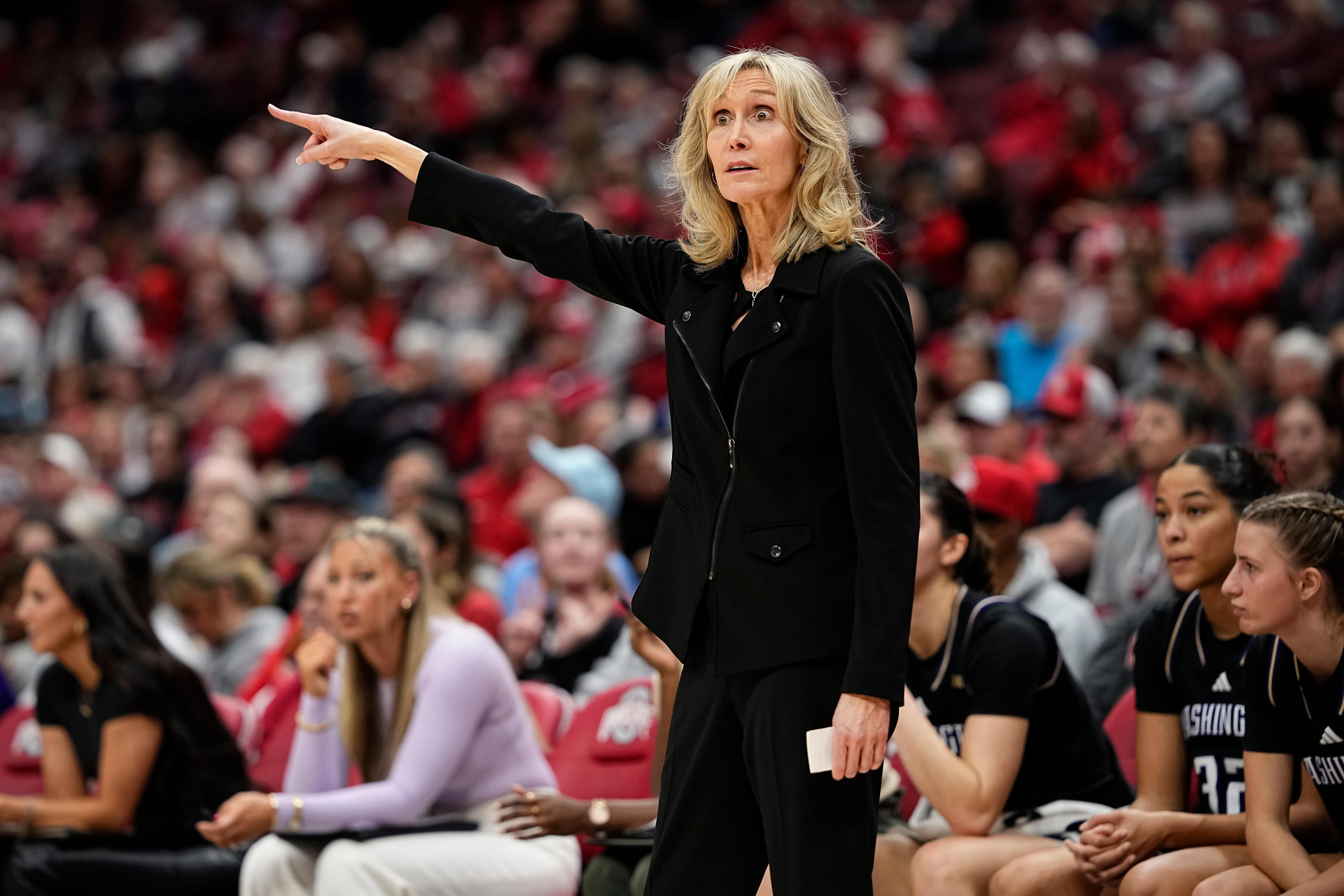 Washington women's basketball forces 28 turnovers in 61-43 win over ...