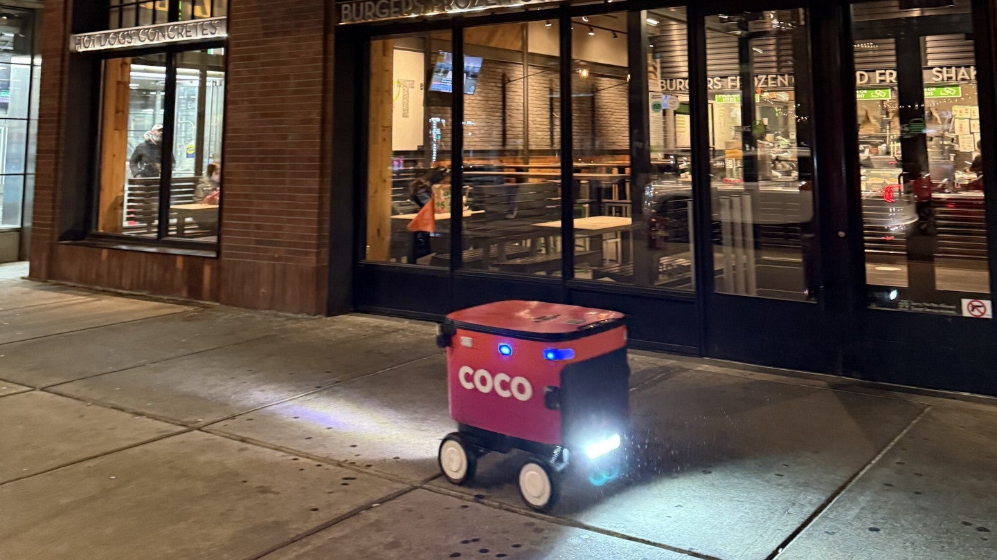 Shake Shack rolls out Coco robot deliveries via Uber Eats in Chicago