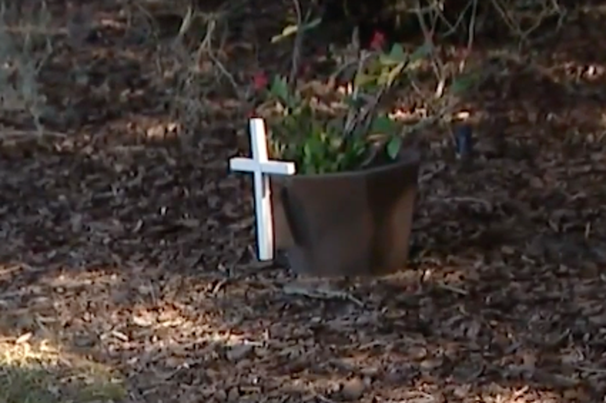 Fight over 12-inch tall cross in yard ends with $70,000 settlement