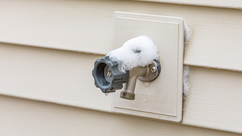 How To Prepare Your Outdoor Plumbing And Faucet For Winter Weather
