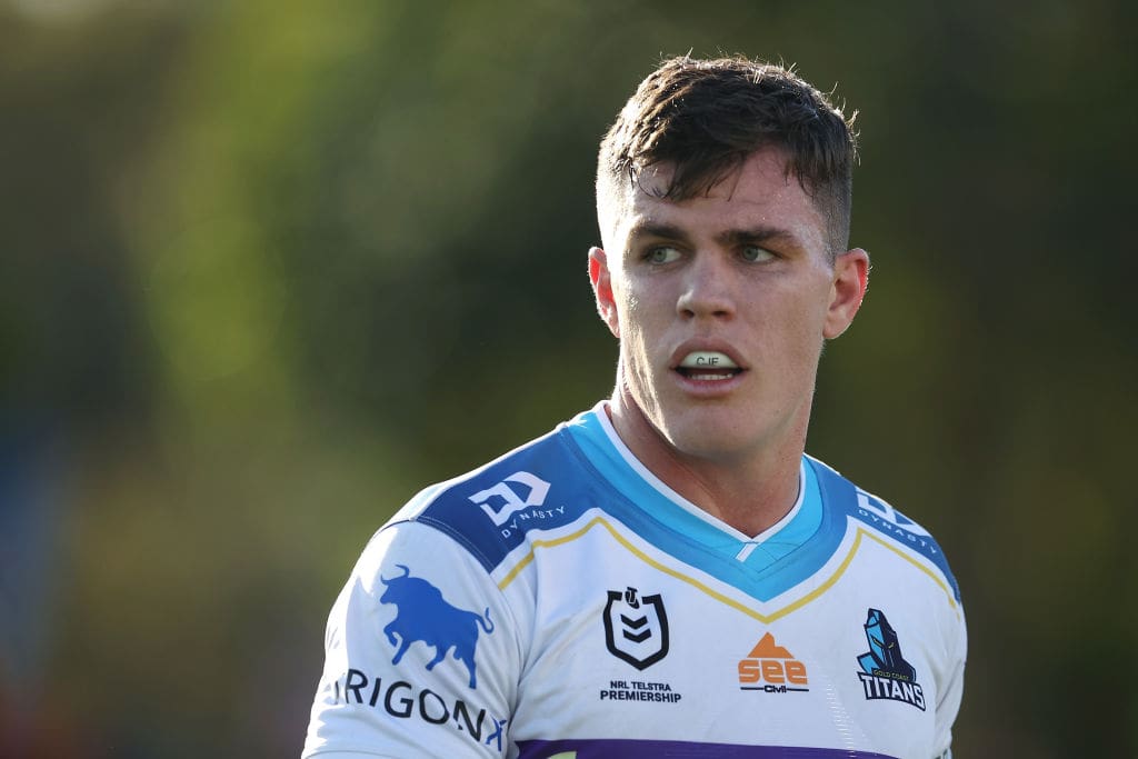 Titans re-sign star Maroons forward