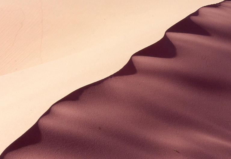 Kang Jimi's 'The Sand' Captures Gobi Desert's Red Beauty