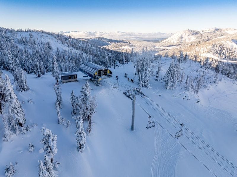 Mt. Rose offers free introductory snowboarding activities for kids