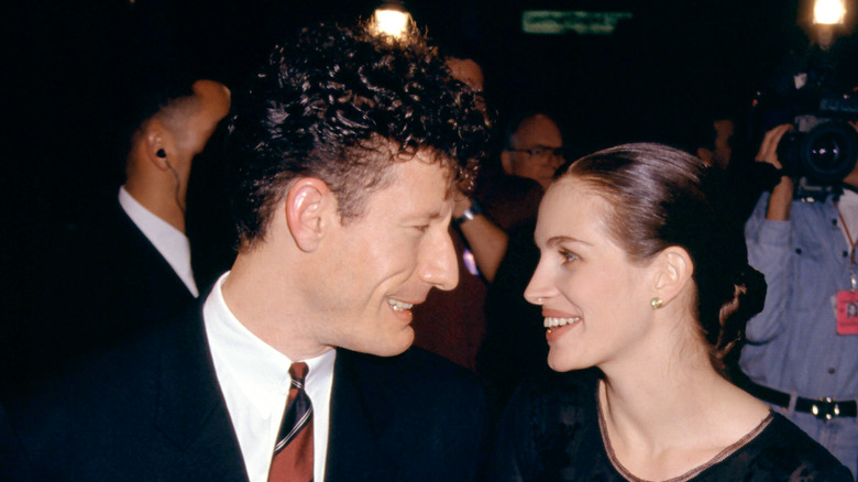 Weird Things About Julia Roberts And Lyle Lovett's Failed Marriage