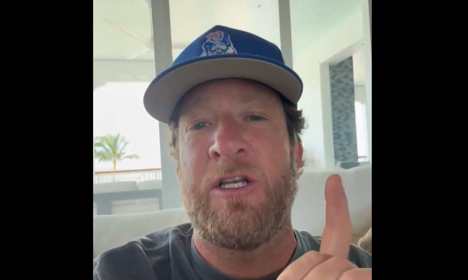 Dave Portnoy demands apology from Stephen A. Smith