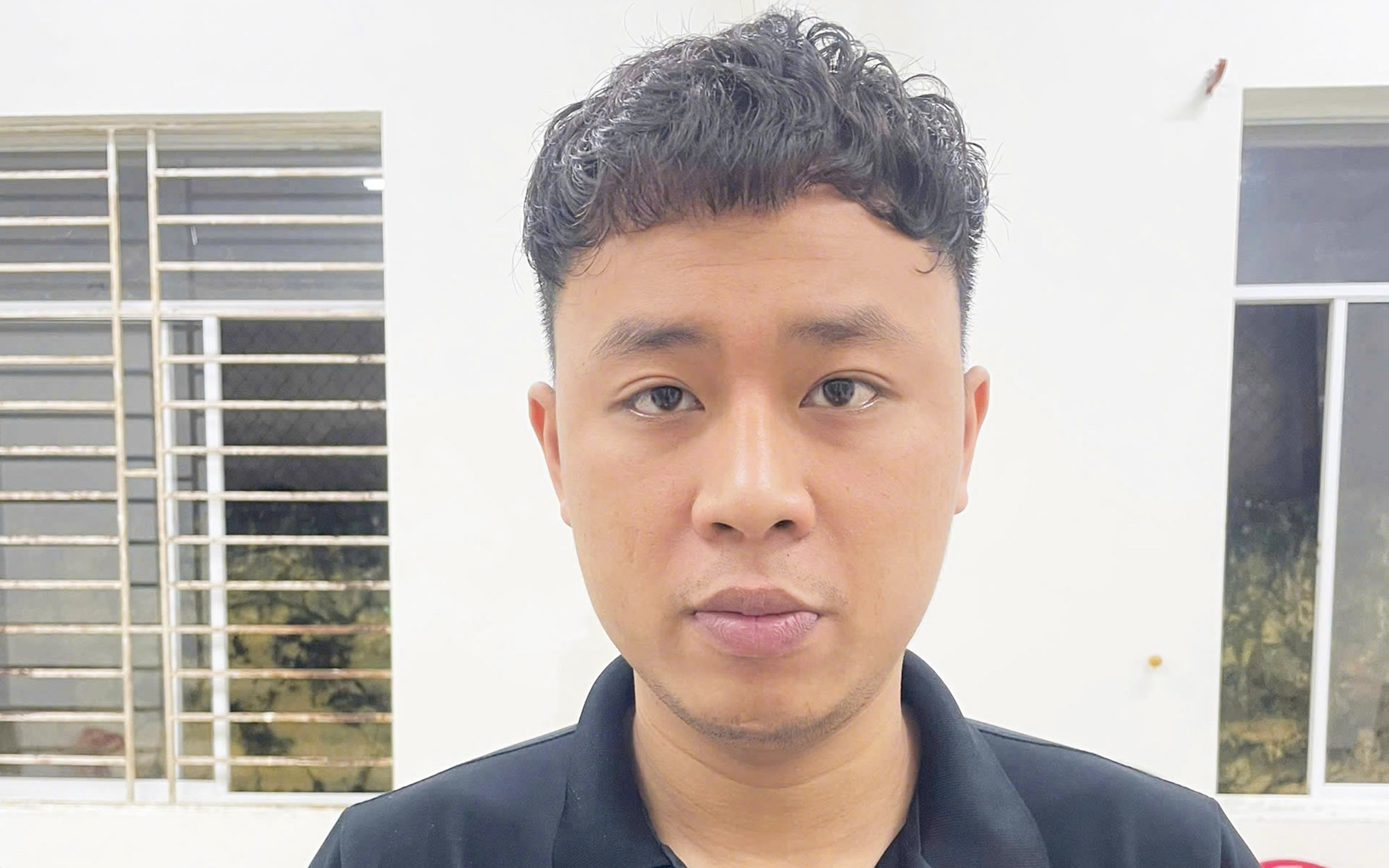 Tạm giữ hình sự nghi phạm hiếp dâm cô gái bán xôi, đâm bị thương công an