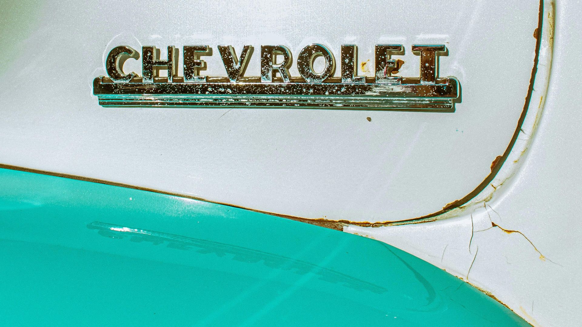 10 Things That Instantly Make Your Car Look Old & 10 That Keep It ...