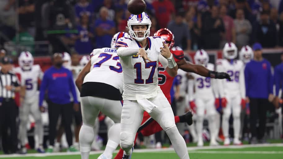 Josh Allen injury update: Bills QB comes back after taking savage hit