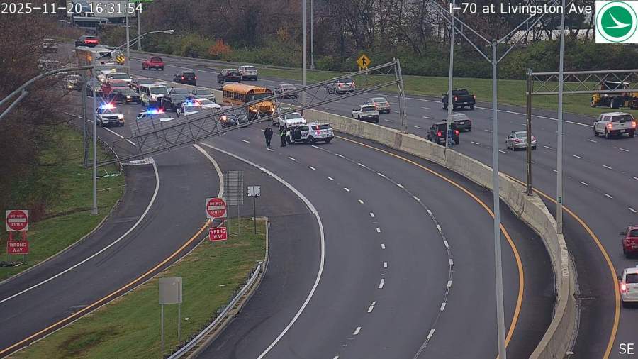 I-70 reopened on Columbus’ East Side after truck knocked over highway sign