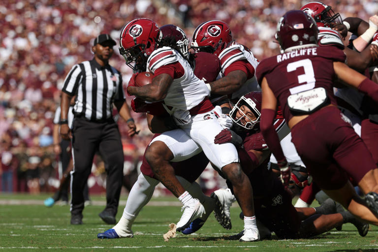 Shane Beamer fires South Carolina running backs coach Marquel Blackwell