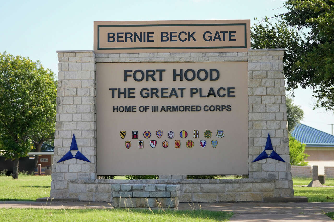 Prosecutors lay out graphic details in Army doctor's sex abuse case