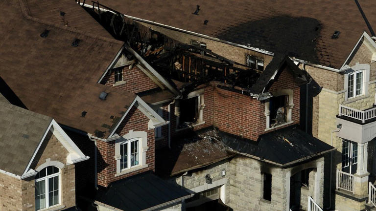 2 dead, child critically injured, after Brampton house fire