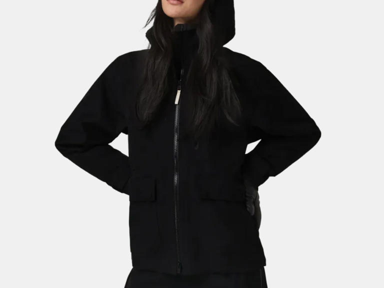 I’m an Avid Skier—Here’s What I’m Shopping From Vuori’s First Snow ...