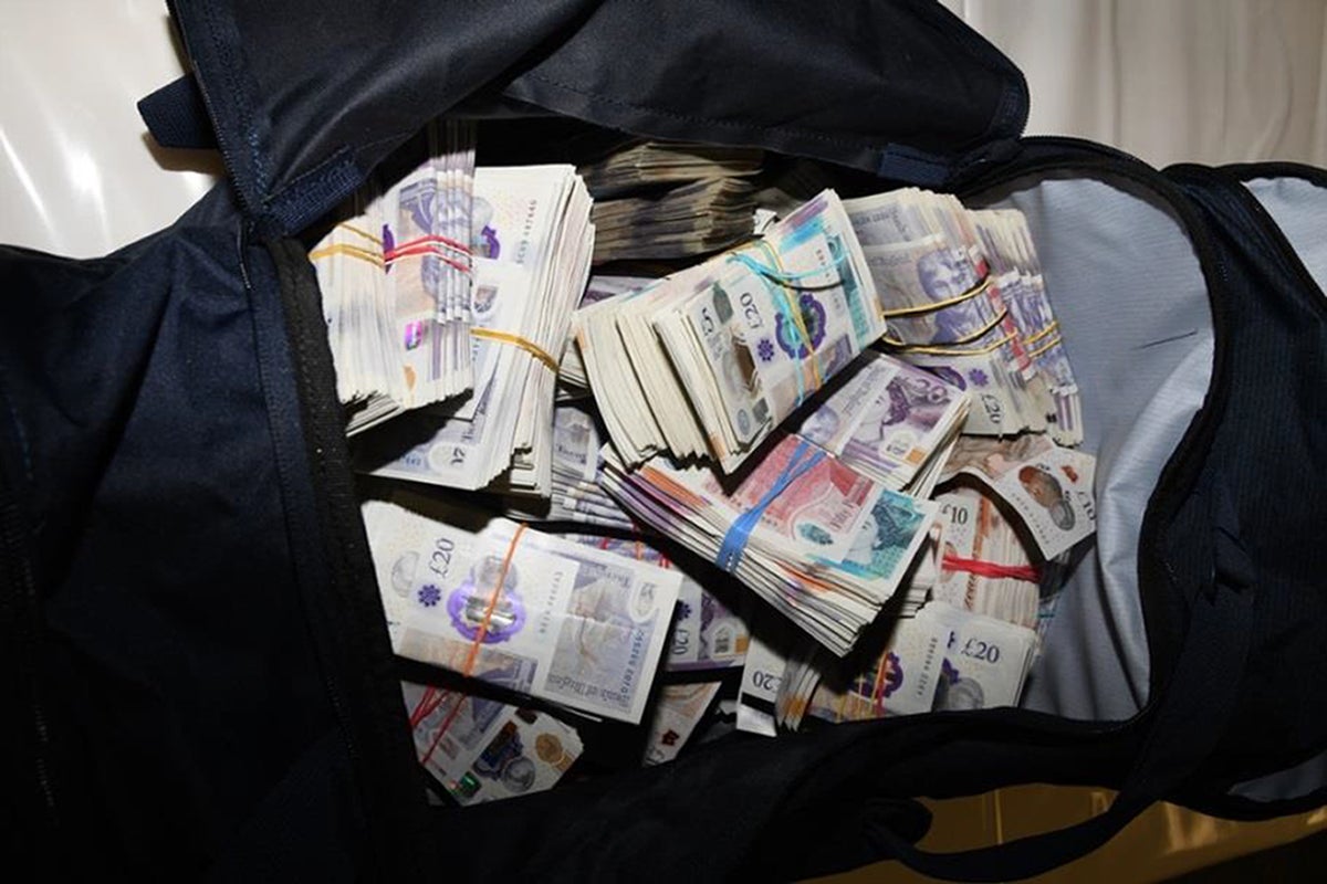 UK money laundering network ‘bought bank to fund Russian war effort’