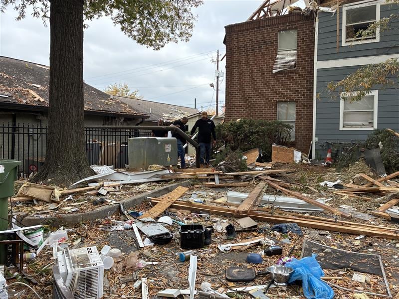 Atlanta residents seek help after gas explosion at apartments