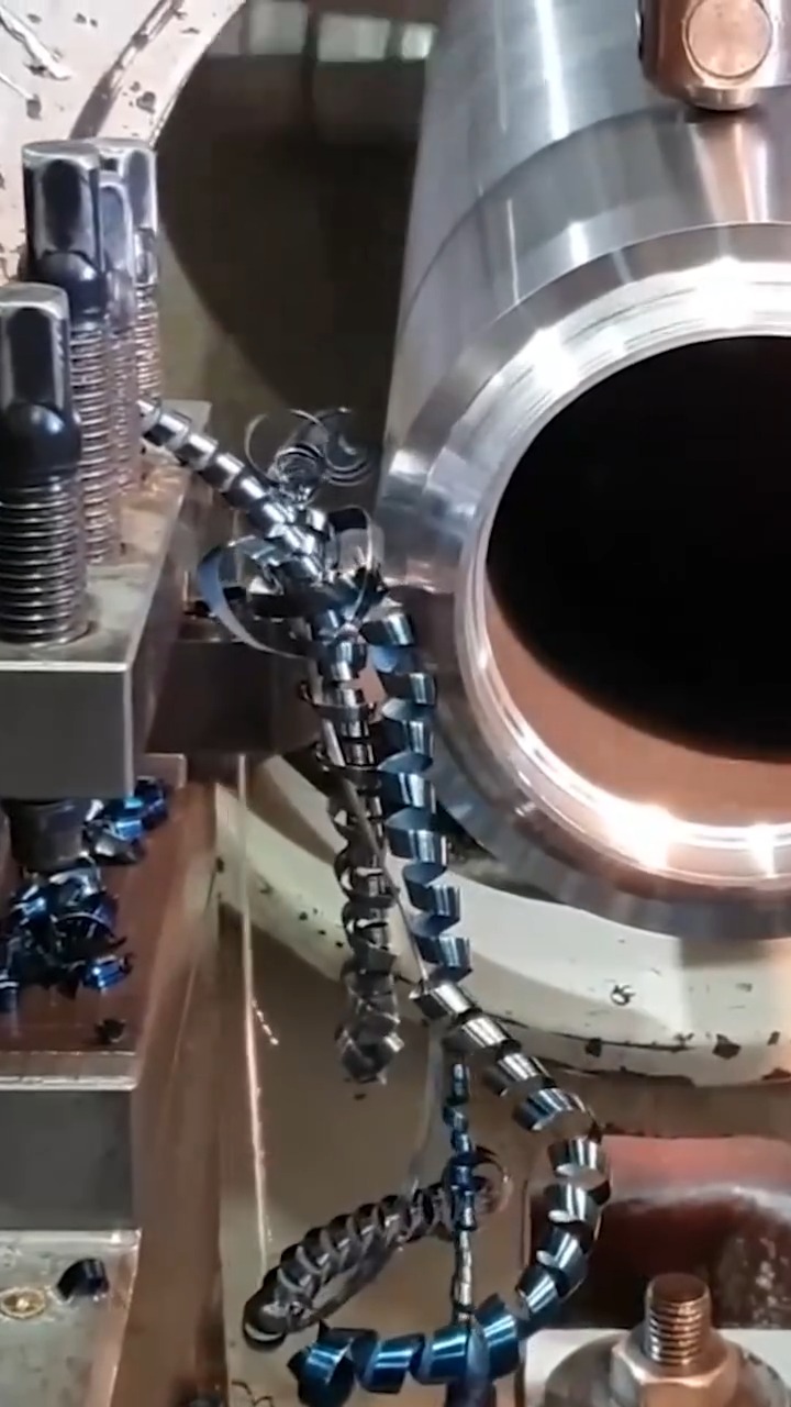 Rebuilding a D10 Dozer Cylinder