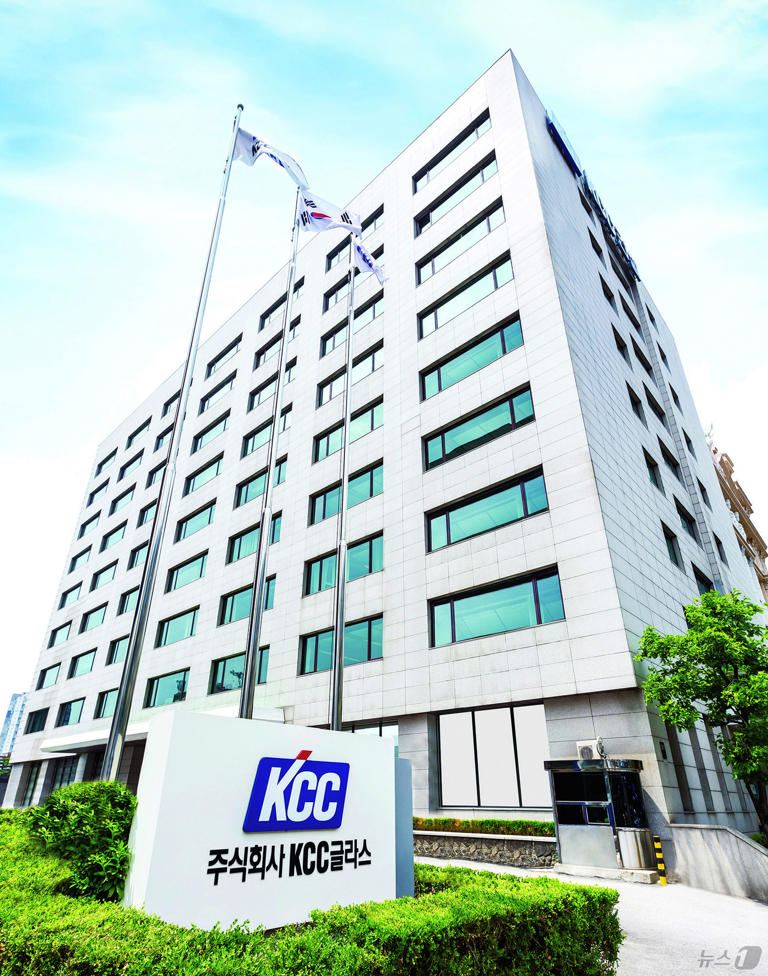KCC글라스, '2025 한국품질만족지수' 4관왕