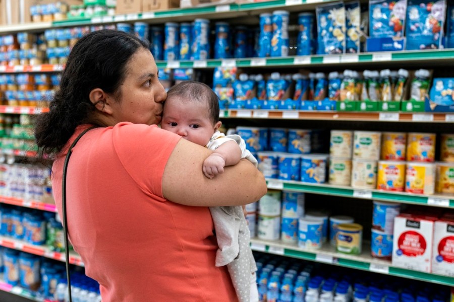 FDA: Baby formula tied to infant botulism cases still on store shelves