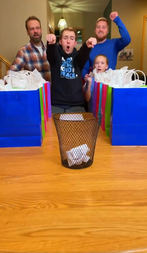 Ultimate Paper Toss Challenge – Prize at Stake and Full of Fun