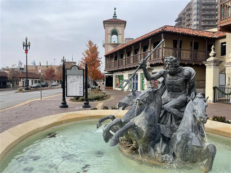 KCUR 89.3 begins move to Country Club Plaza after months of remote work