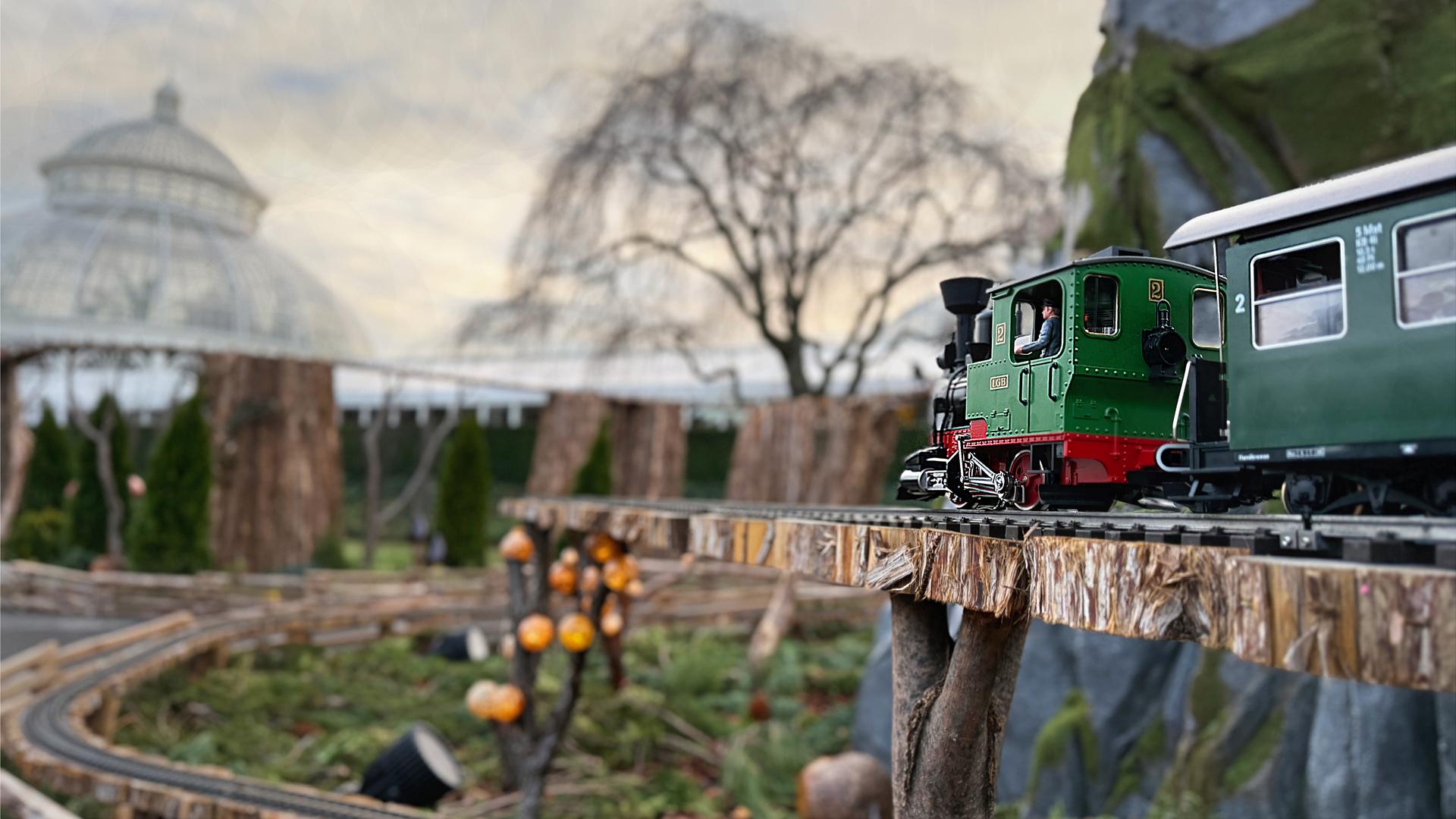 Holiday Train Show returns to New York Botanical Garden, bringing the ...