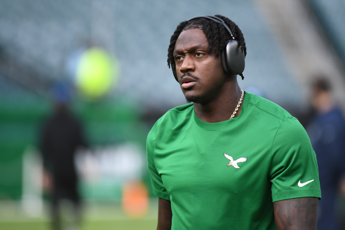 Eagles’ A.J. Brown Sends Saquon Barkley Message Before Cowboys Game