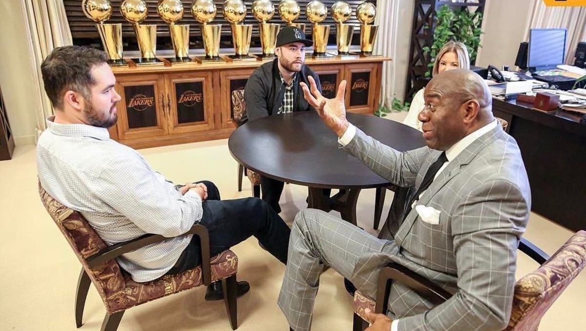 Los hermanos Joey y Jesse Buss son destituidos de sus puestos como ...