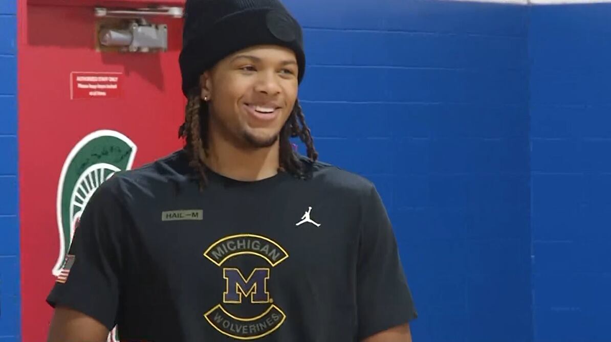 U-M basketball player helps donate $7.5K in Kroger gift cards to Flint ...